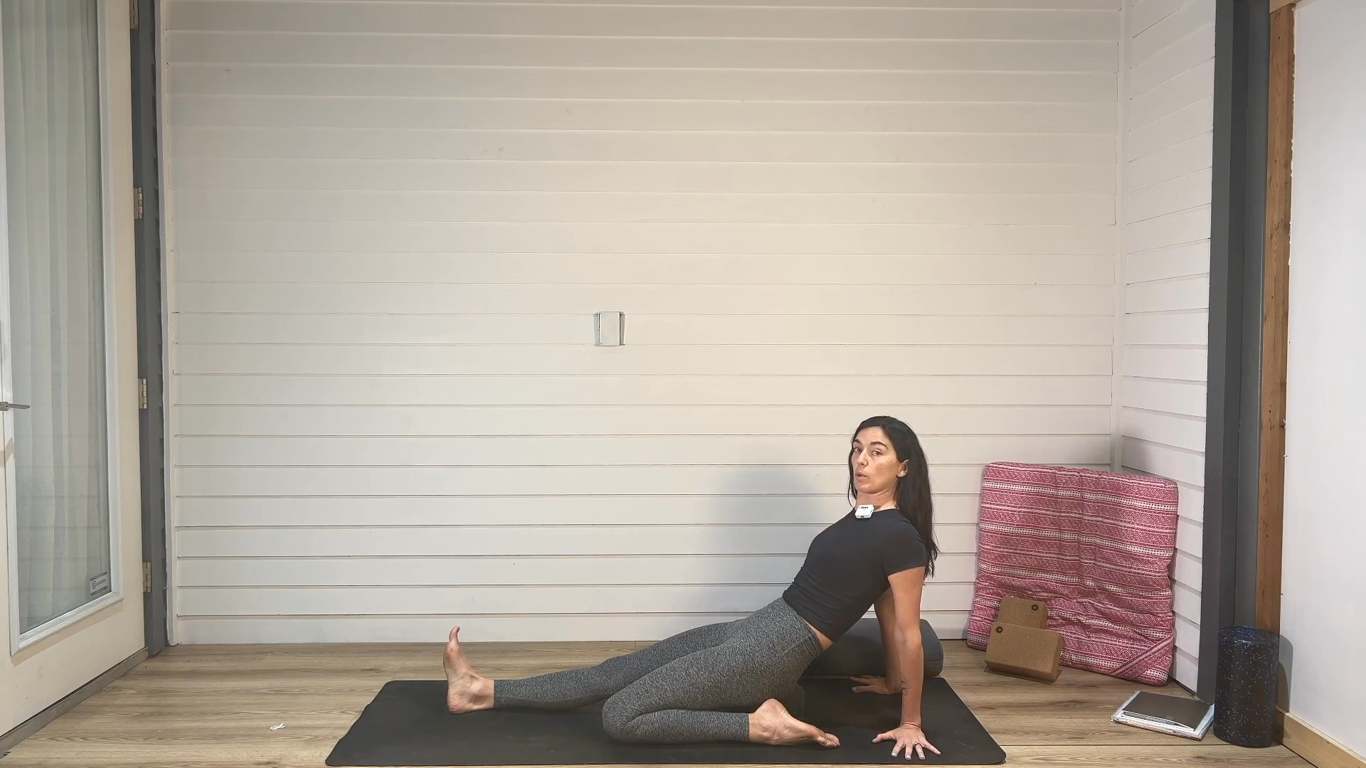 Julia Marie : Yoga + Meditation – Chill Flow & Restore | Fuel Your Soul