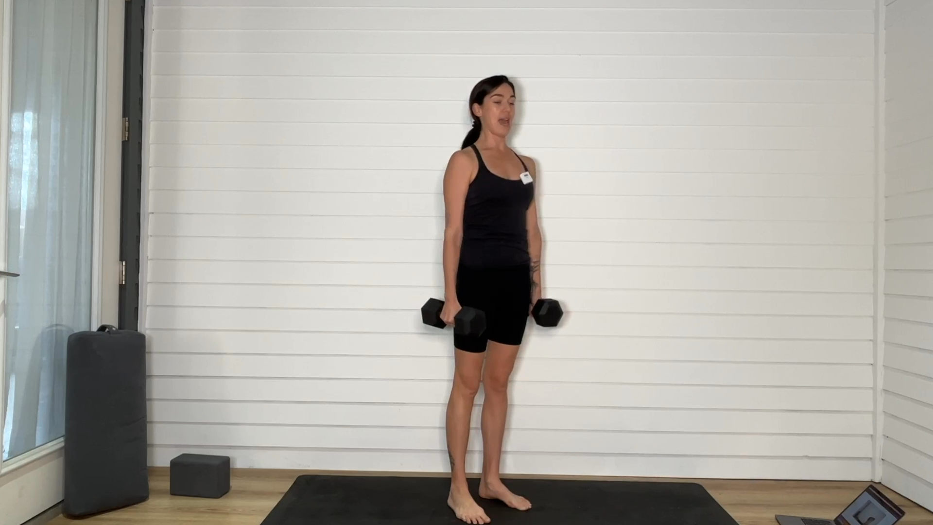 Julia Marie : Yoga + Meditation – Start Strong: Push/Pull