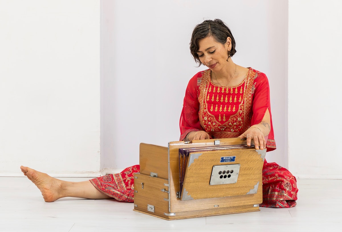 Union | Chant Peace Mantras with Astrud at Light on Lotus